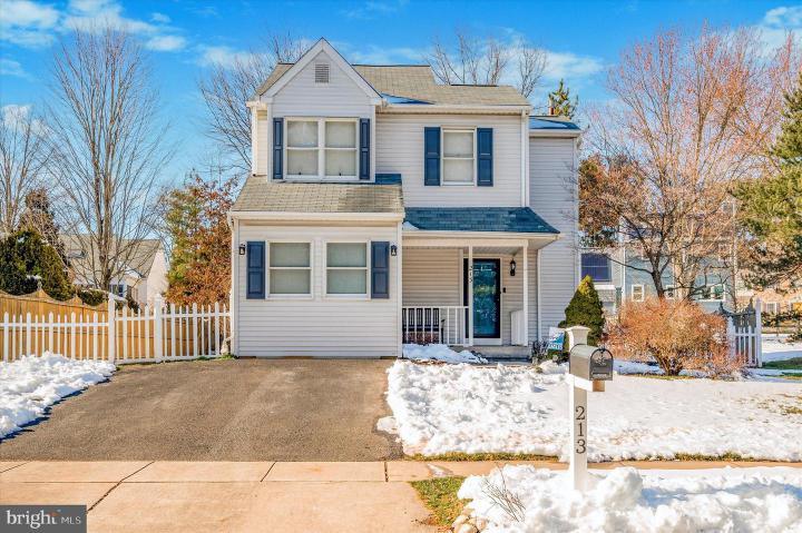 213 Autumn Leaf Drive, Doylestown PA 18901 for sale by EveryHome Realtors