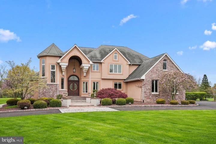 10 Valley View Drive, Newtown PA 18940 for sale by EveryHome Realtors