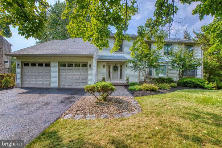 1167 Quarry Commons Drive, Yardley PA 19067 for sale by EveryHome Realtors