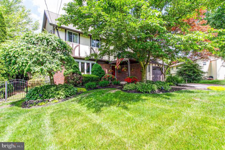 883 Ivyland Road, Warminster PA 18974 for sale by EveryHome Realtors