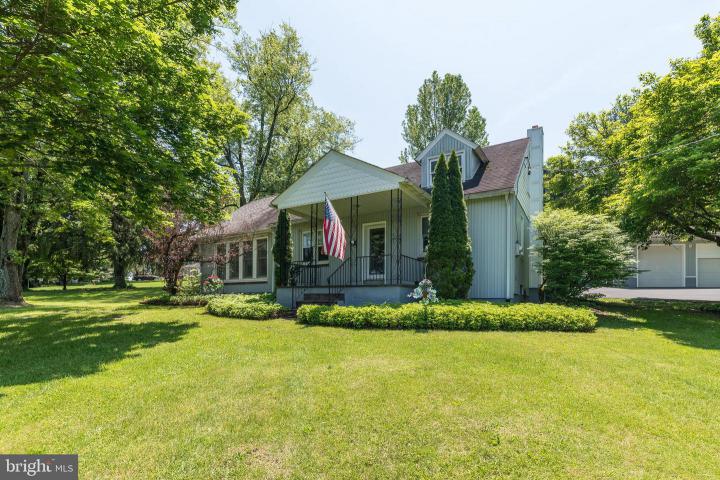 2462 Route 412, Hellertown PA 18055 for sale by EveryHome Realtors