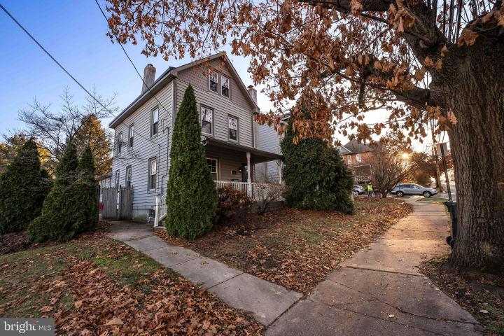 820 W Bridge Street, Phoenixville PA 19460 for sale by EveryHome Realtors