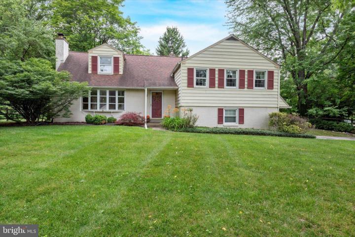 209 Anthony Wayne Drive, Wayne PA 19087 for sale by EveryHome Realtors