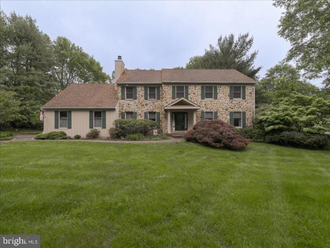 1136 Cardinal Drive, West Chester PA 19382 for sale by EveryHome Realtors