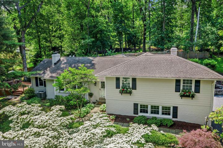 420 Saunders Drive, Wayne PA 19087 for sale by EveryHome Realtors