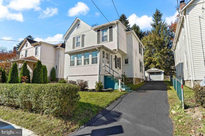 251 Willow Ave, Wayne PA 19087 for sale by EveryHome Realtors