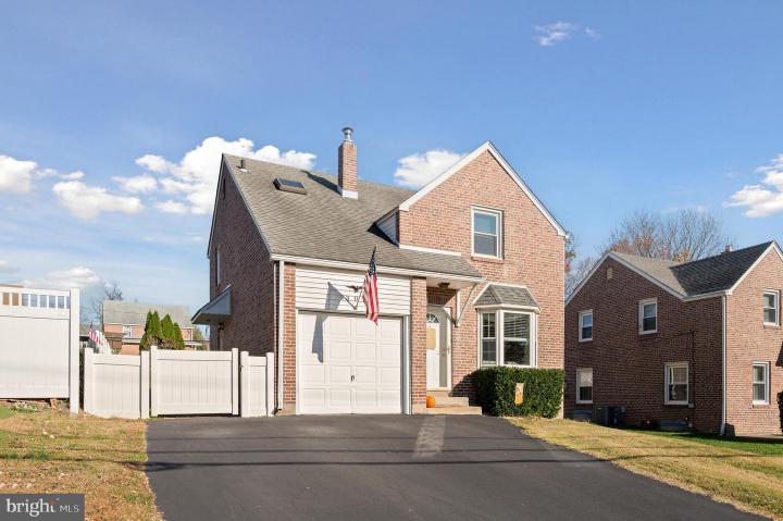 303 S Bishop Avenue, Secane PA 19018 for sale by EveryHome Realtors