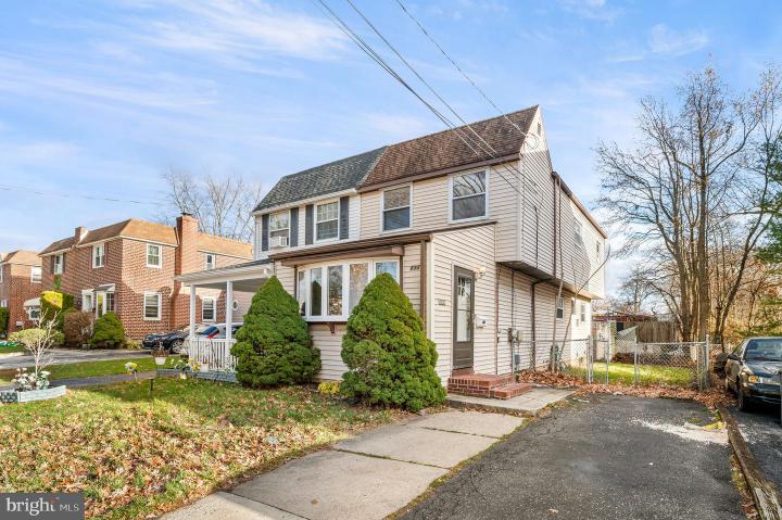 698 2nd Avenue, Folsom PA 19033 for sale by EveryHome Realtors