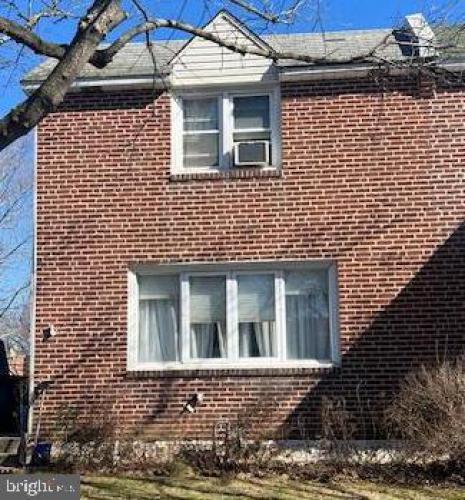 319 Sloan, Crum Lynne PA 19022 for sale by EveryHome Realtors