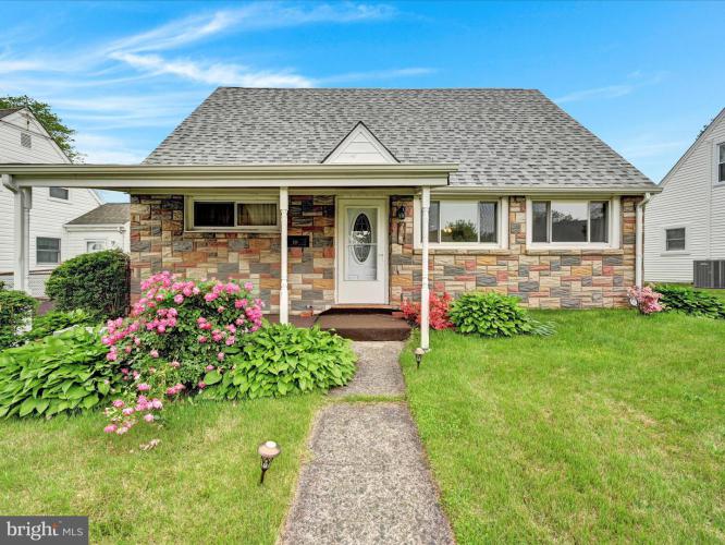 731 Hickory Road, Secane PA 19018 for sale by EveryHome Realtors