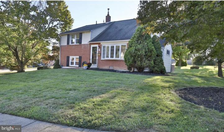 454 N Manor Drive, Media PA 19063 for sale by EveryHome Realtors