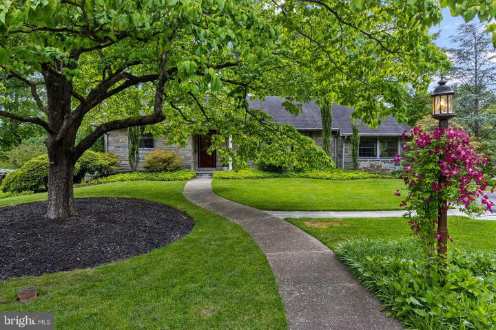 413 Hawthorne Road, Wallingford PA 19086 for sale by EveryHome Realtors