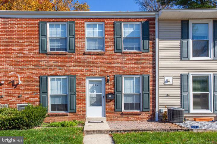 809 Middleton Pl, Eagleville PA 19403 for sale by EveryHome Realtors