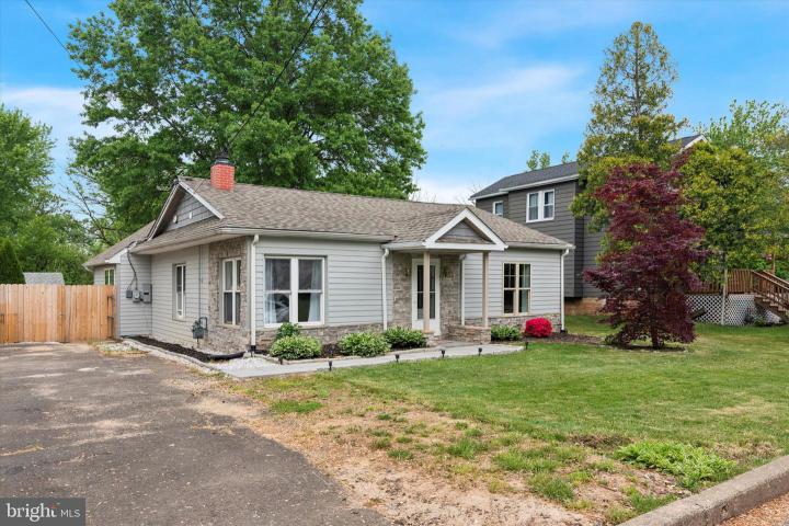 2240 W Walnut Street, Colmar PA 18915 for sale by EveryHome Realtors