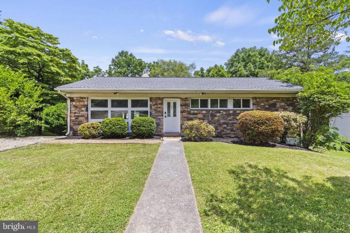 693 Edgewood Road, King Of Prussia PA 19406 for sale by EveryHome Realtors