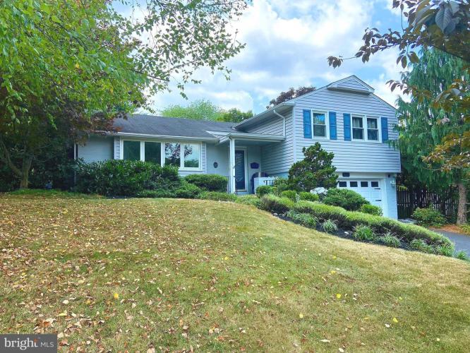 612 Thornhill Drive, Lafayette Hill PA 19444 for sale by EveryHome Realtors