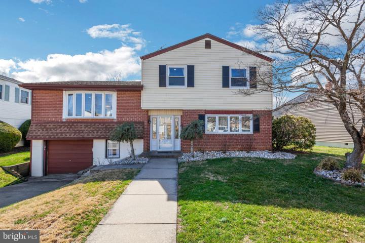 1104 Kent Lane, Philadelphia PA 19115 for sale by EveryHome Realtors